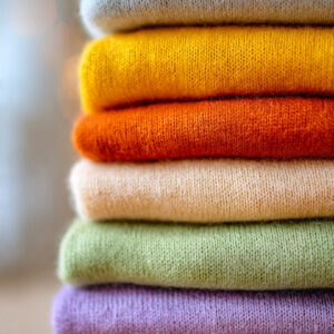 Wool vs Cashmere: Which Is Warmer, Softer & Better for Winter? (2026 Guide)